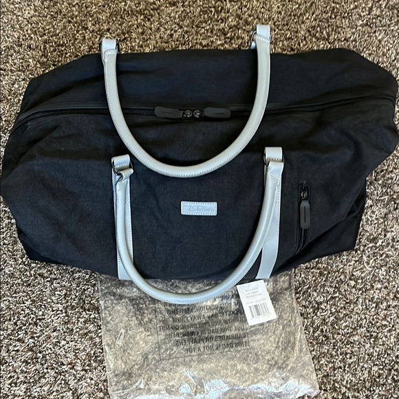Bags | Nwt Bella Russo Stylish Black Gray Travel 24 Canvas Weekender ...